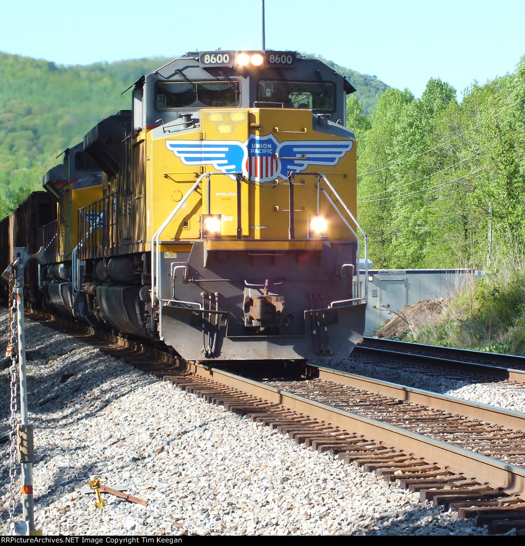 CSX N106-29 NB at Sevier with a New SD70AH Trailing UP 8845